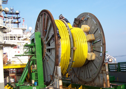 Anchor Handling & Towing - Huisman